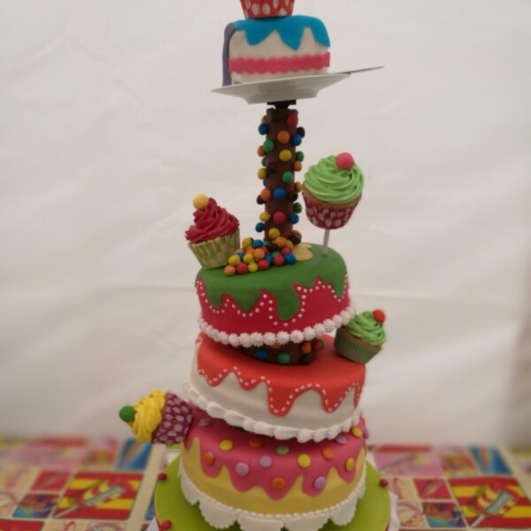 Naked Cakes - Drip, Illusion & Pinnata decorating » Harts Barn Cookery ...
